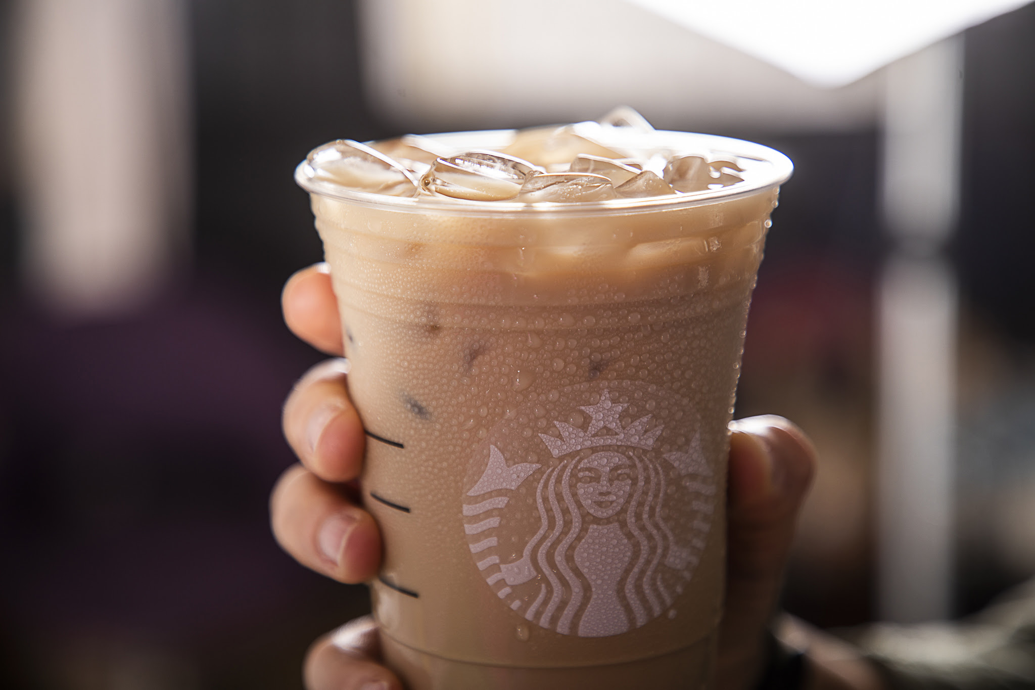 Starbucks integra leche de avena a sus alternativas de origen vegetal ...